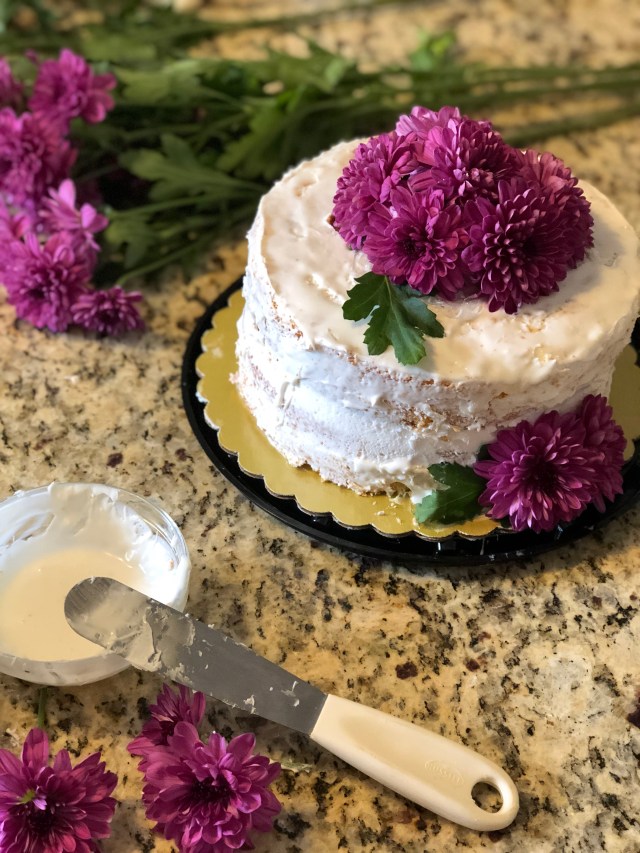 DIY:Grocery Store Cake Makeover